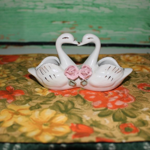 DOUBLE SWAN FIGURINE | Other | Vintagedouble Swan Figurine With Tiny ...